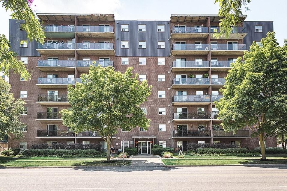 Newport Towers II Apartments - 50 Memorial Dr Brantford, ON ...