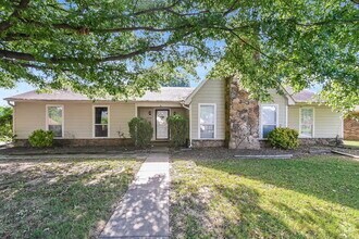 Mallard Ridge Apartments for Rent with Hardwood Floors - Memphis, TN ...