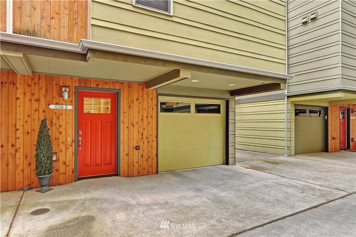 12546 35th Ave NE, Seattle, WA 98125 - Townhome Rentals in Seattle WA | Apartments.com