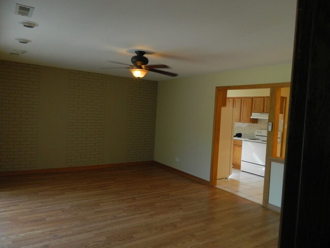 11760 Ridgeland Ave Unit 5D Worth IL 60482 Condo For Rent In Worth 11760-ridgeland-ave-unit-5d-worth-il-60482-condo-for-rent-in-worth