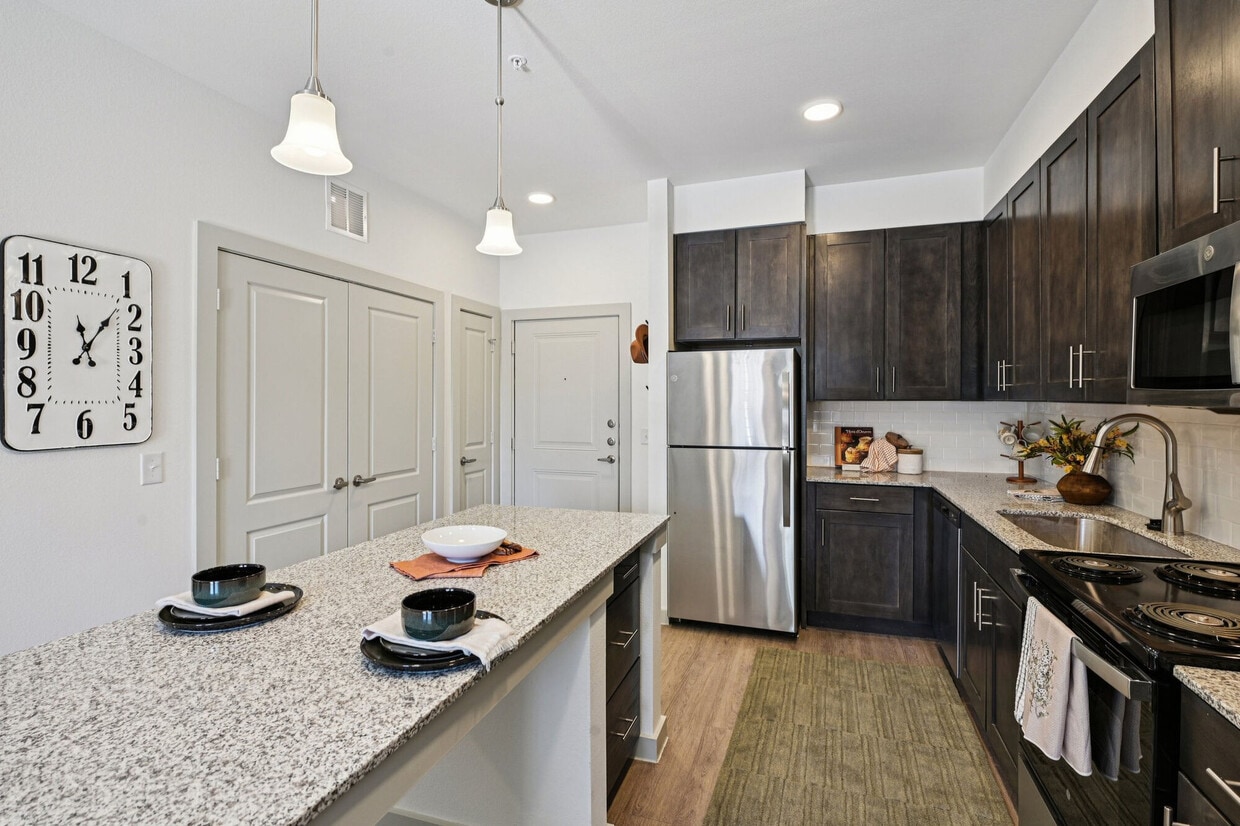 Huntington Place Seniors Garland - 1540 Edgefield Drive Dr Garland, TX ...