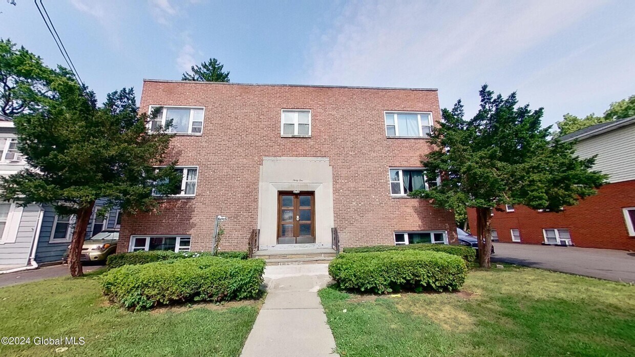 31 Parkwood St Unit 1, Albany, NY 12208 - Room for Rent in Albany, NY ...