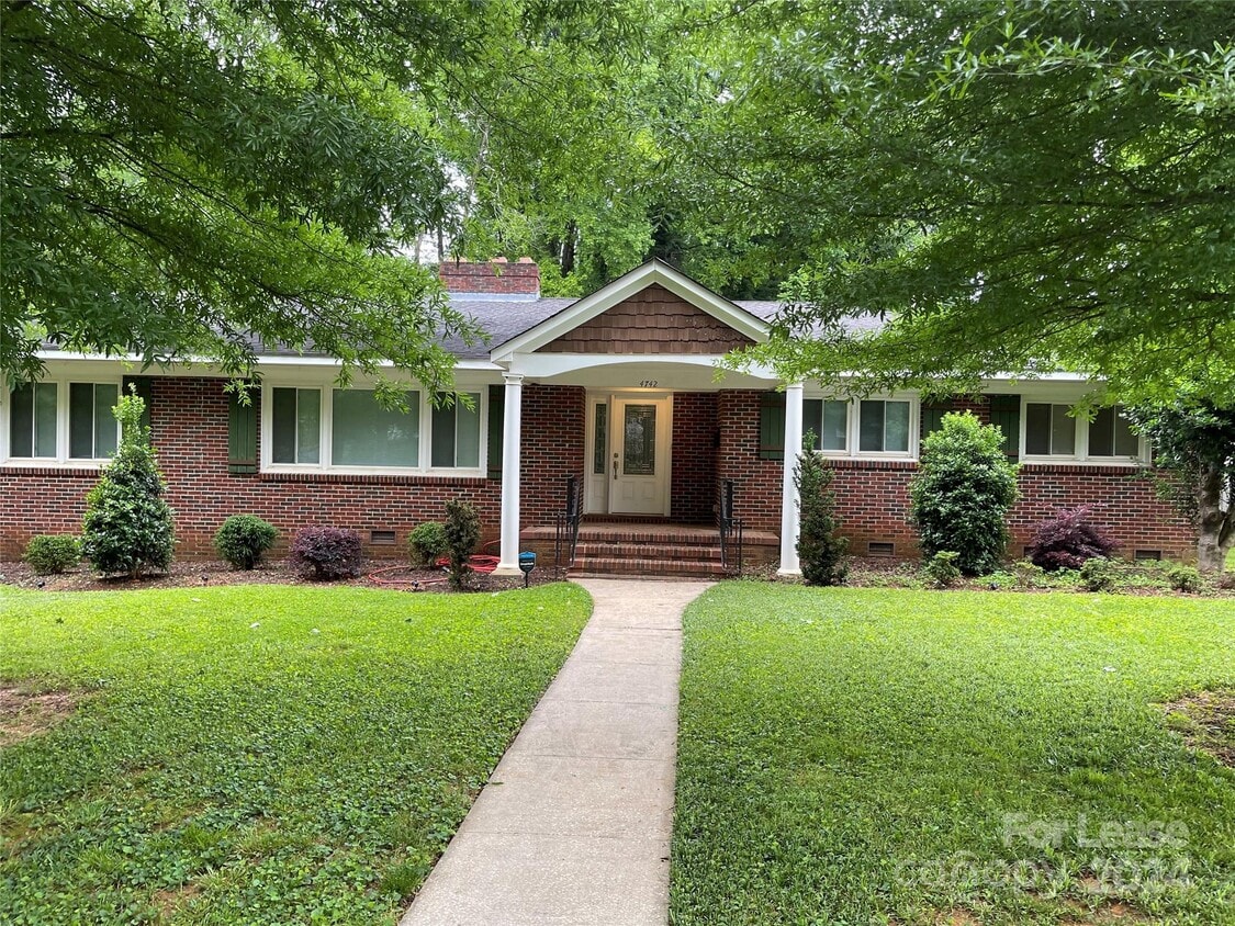 4742 Emory Ln Charlotte, NC 28211 - Alquileres en Charlotte, NC ...