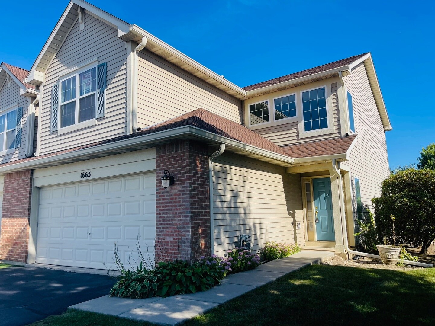 1665 S Candlestick Way, Waukegan, IL 60085 - Townhome Rentals in ...