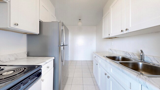 Bathurst Manor Toronto Apartments for Rent - Toronto, ON - 32 Rentals ...