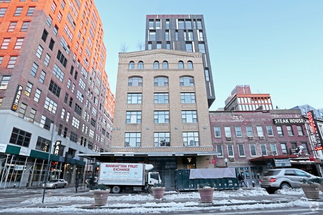 The Porter House Apartments - New York, NY | Apartments.com