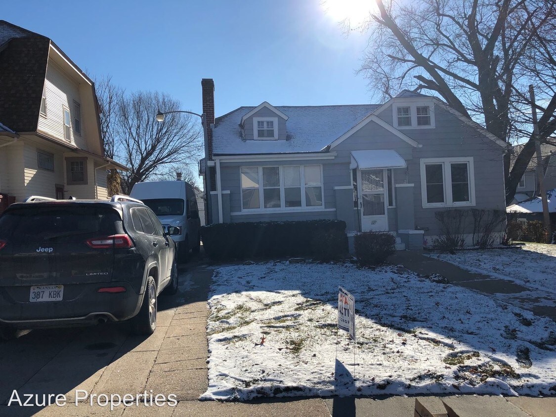 2587 Titus Ave, Omaha, NE 68112 - House Rental in Omaha, NE ...