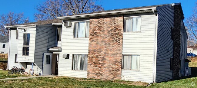 Apartments for Rent in Thayer IA with Hardwood Floors - 1 Rentals ...