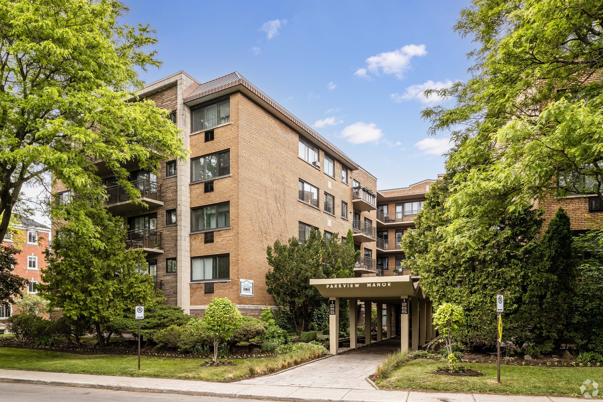 1250 Crois Lombard, Mont-Royal, QC H3R 3E8 Appartements - 1250 Crois ...
