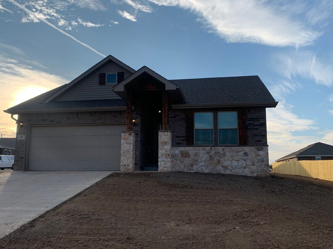 207 SW Vicki St, Gentry, AR 72734 - House Rental in Gentry, AR ...