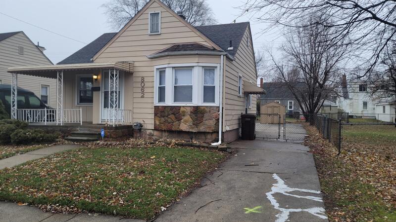 8062 Superior St, Center Line, MI 48015 - House Rental in Center Line ...