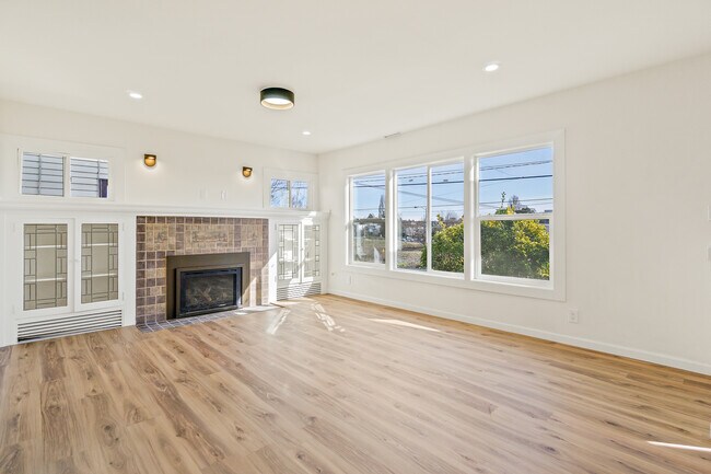 4531 5th Ave NE, Seattle, WA 98105 - House for Rent in Seattle, WA ...