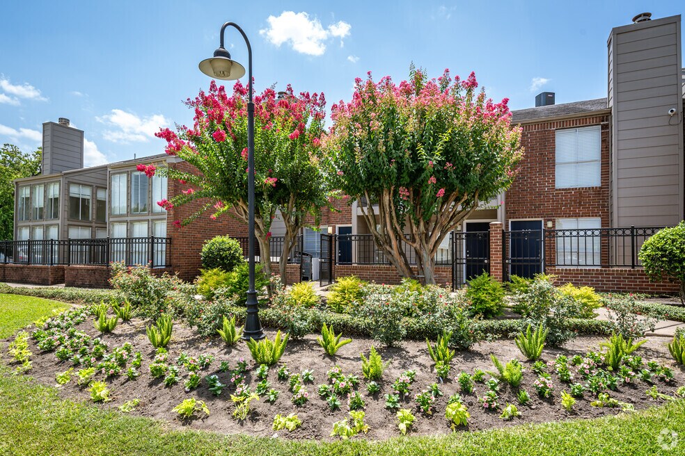 1 Bedroom Loft Apartments for Rent under $950 in Houston TX ...