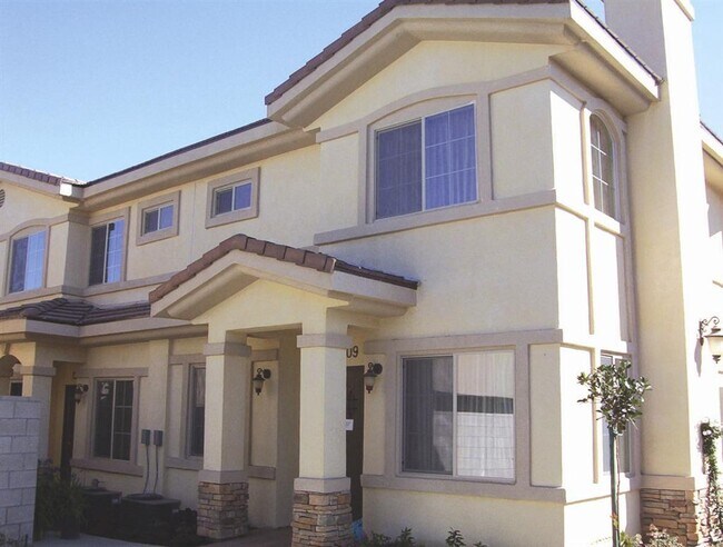 13727 Ruther Ave, South Gate, CA 90280 - Townhome Rentals in South Gate ...