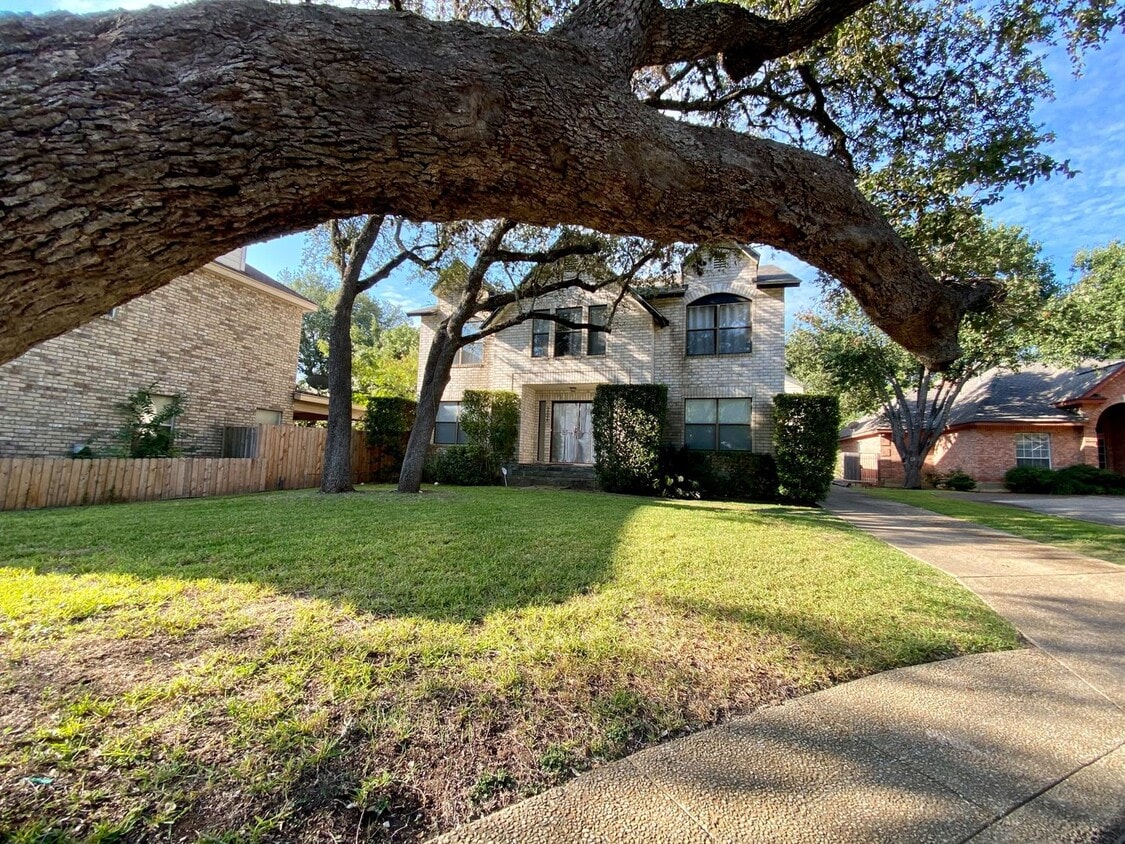 9726 Mid Walk Dr, San Antonio, TX 78230 - House Rental in San Antonio ...