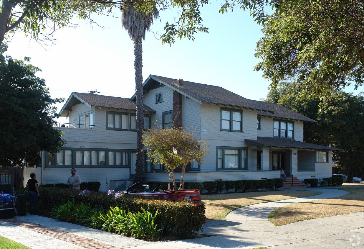 201 S D St, Oxnard, CA 93030 Apartments - Oxnard, CA | Apartments.com