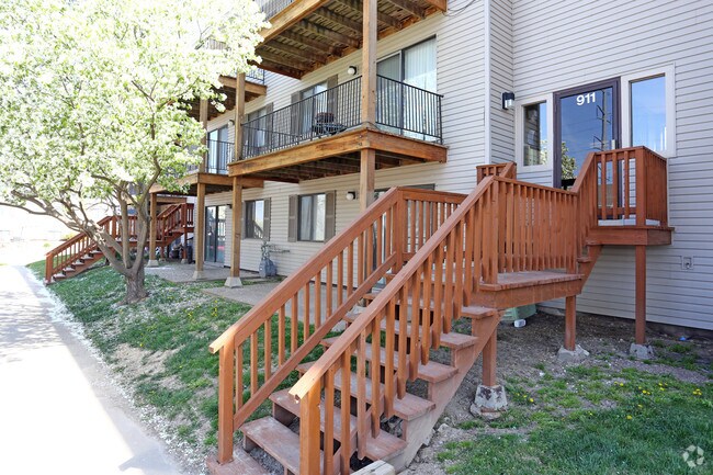 Britain Towne Apartments - 2103 Fraser Ct Bellevue, NE | Apartments.com