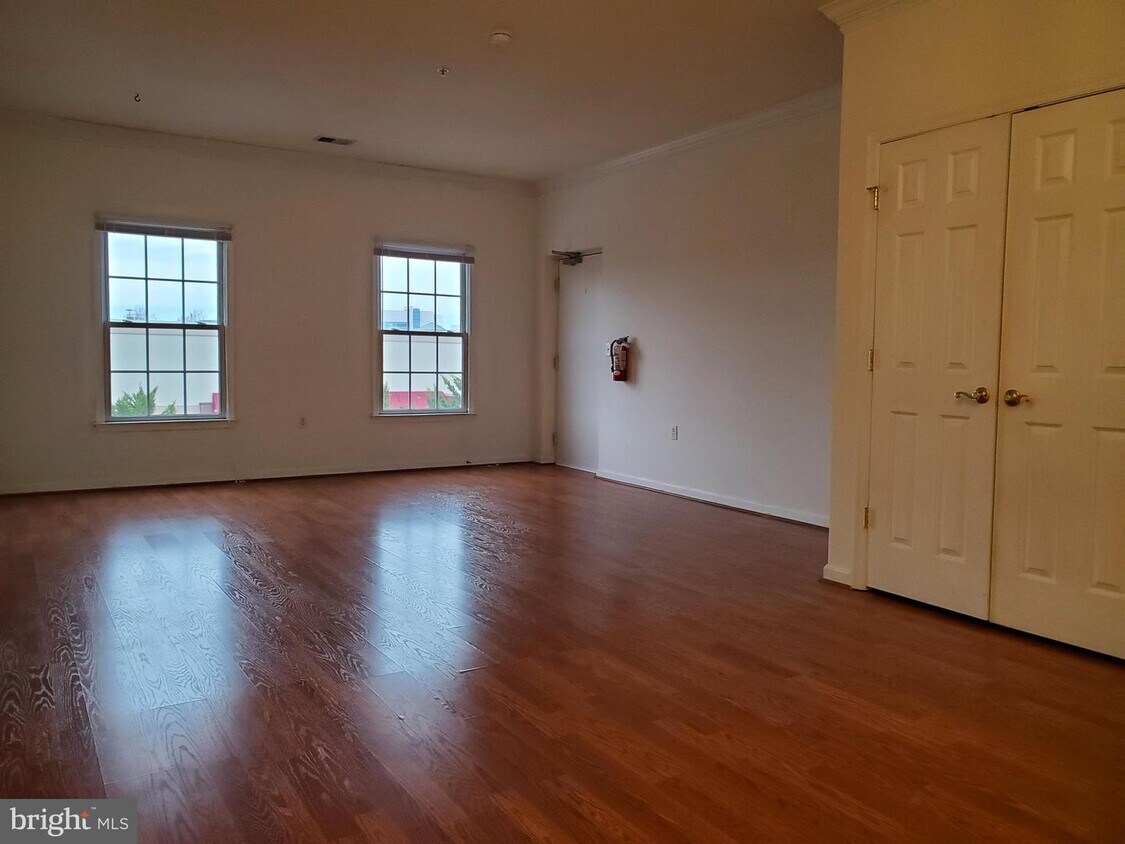 420 Main St Unit 300, Gaithersburg, MD 20878 - Room for Rent in ...