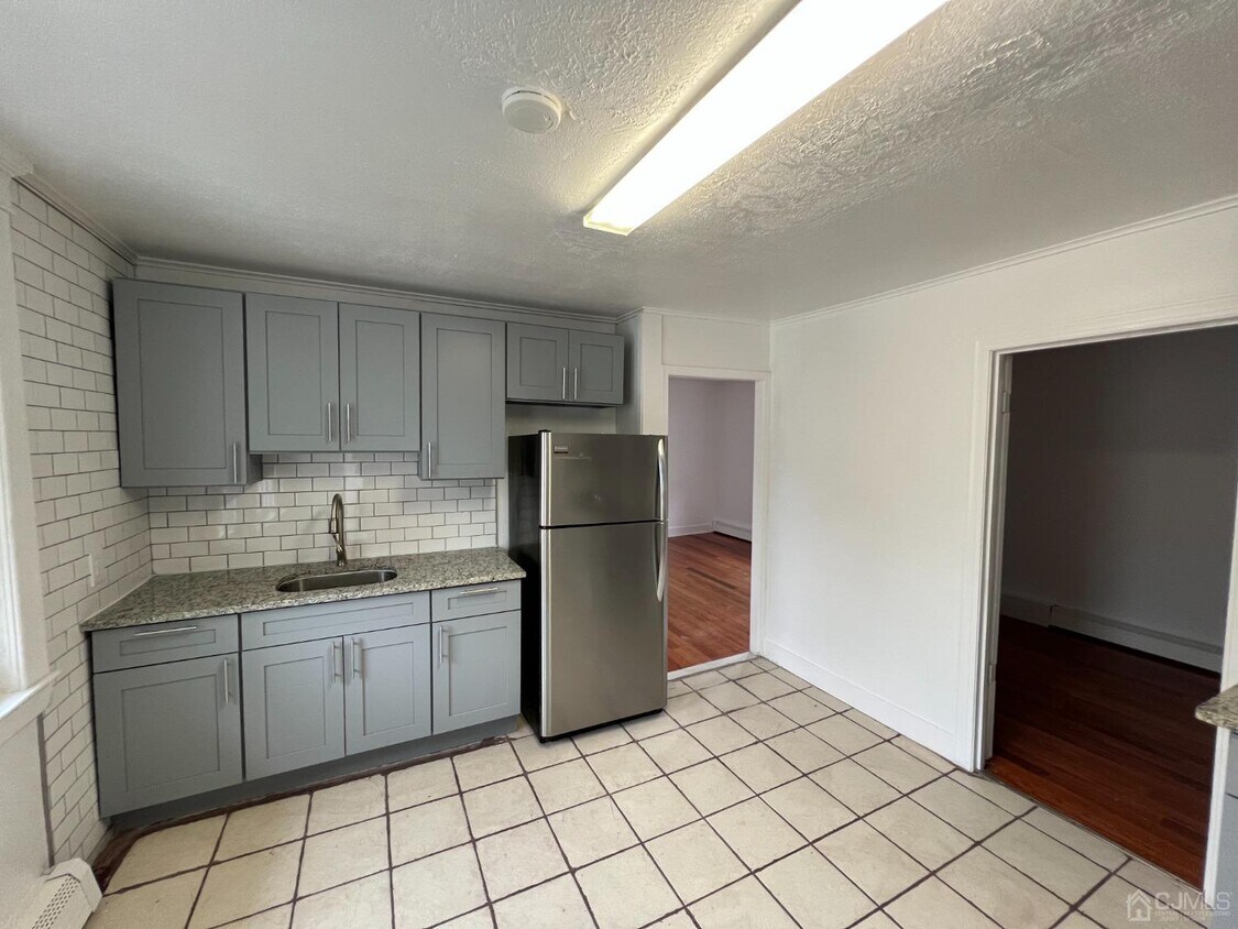 405 Pearl St Unit 2 Fl, Woodbridge Township, NJ 07095 - Room for Rent in Woodbridge Township, NJ ...