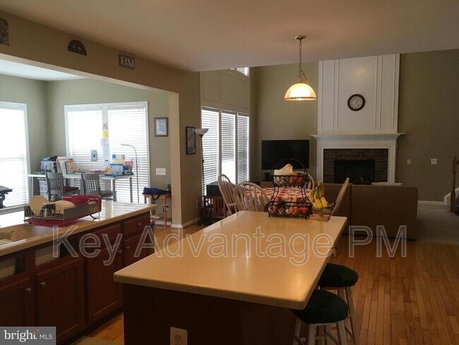 14924 Honey Locust Ct, Woodbridge, VA 22193 - House Rental in ...