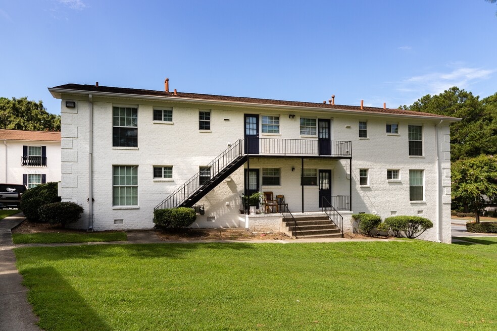 Spring Chase Apartments - 4949 Spring Chase Cir Stone Mountain, GA ...