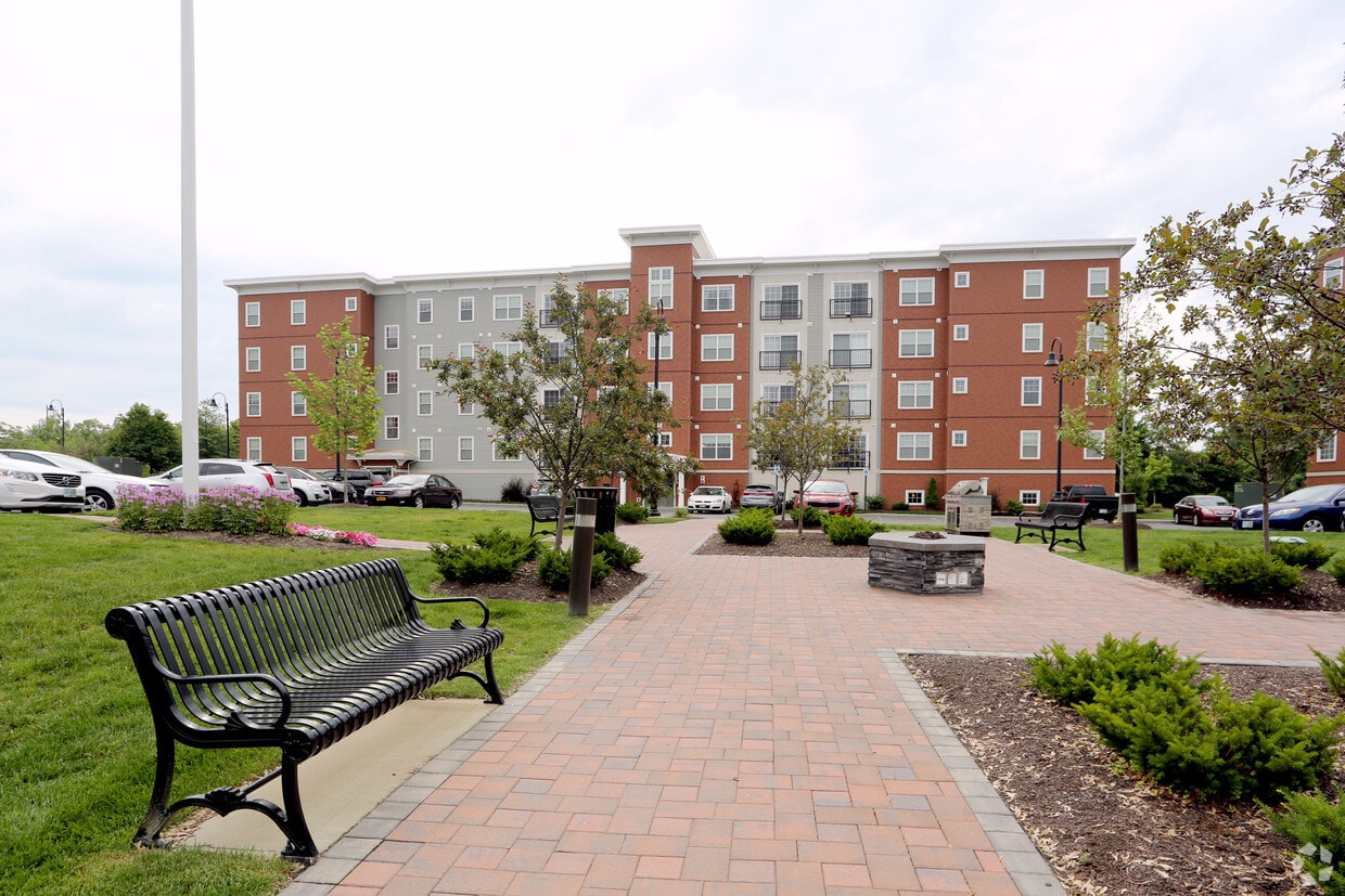 Riverwalk Apartments - 553-557 S Commercial St Manchester, NH ...