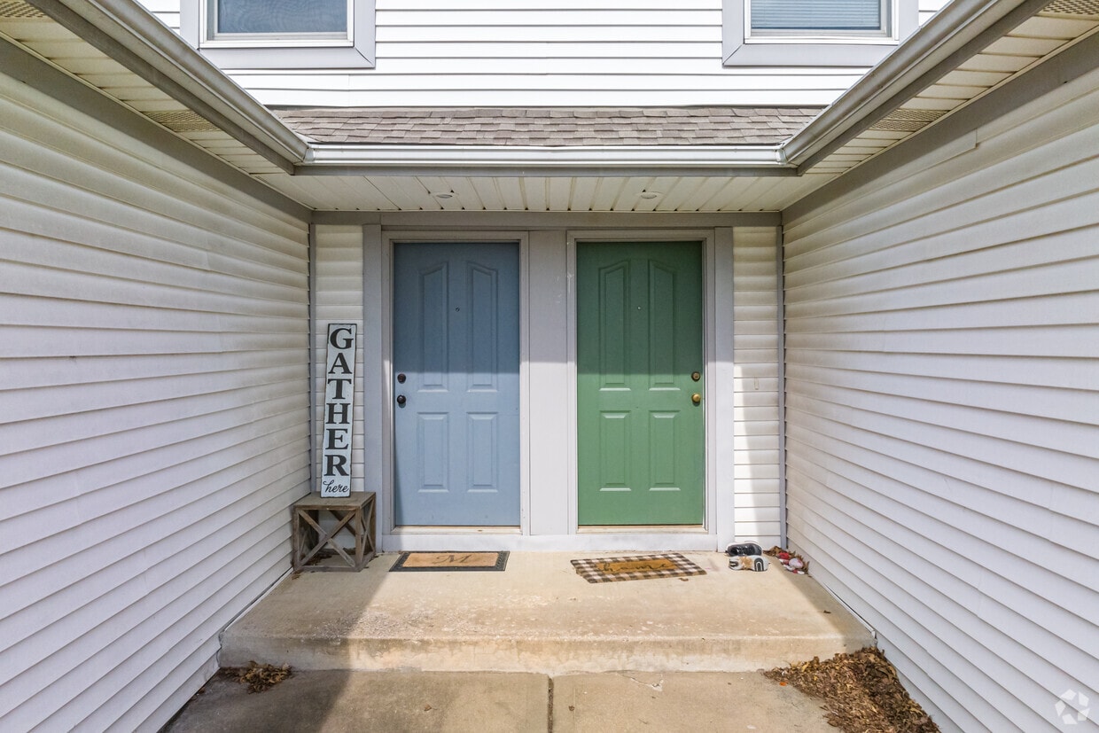 Moonlight Ridge - 867 N Evergreen St Gardner, KS 66030 | Apartments.com