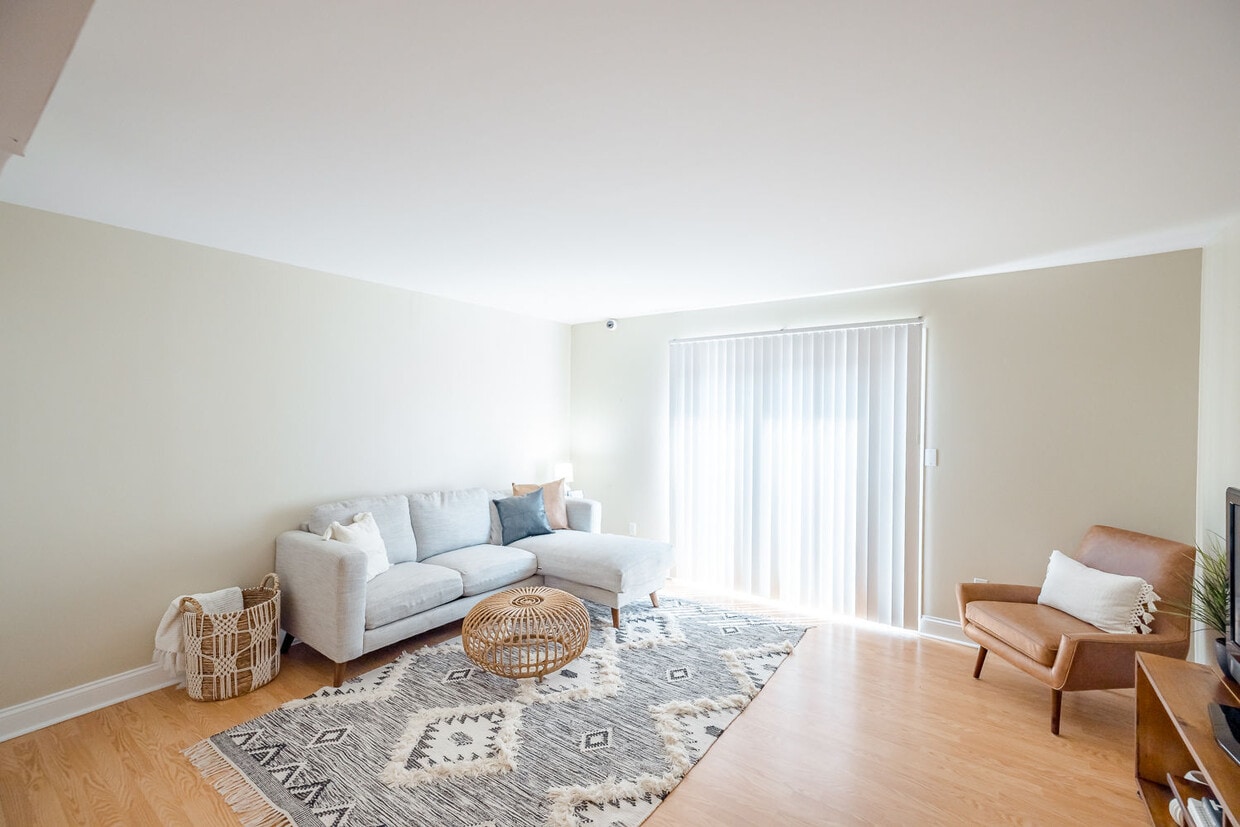 Emerald Gardens - 2400 Village Rd Pittsburgh, PA 15205 | Apartments.com