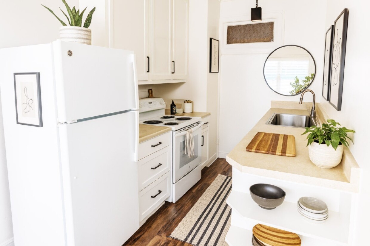 Park Regent Apartments - 2110 Santa Clara Ave Alameda, CA 94501 ...