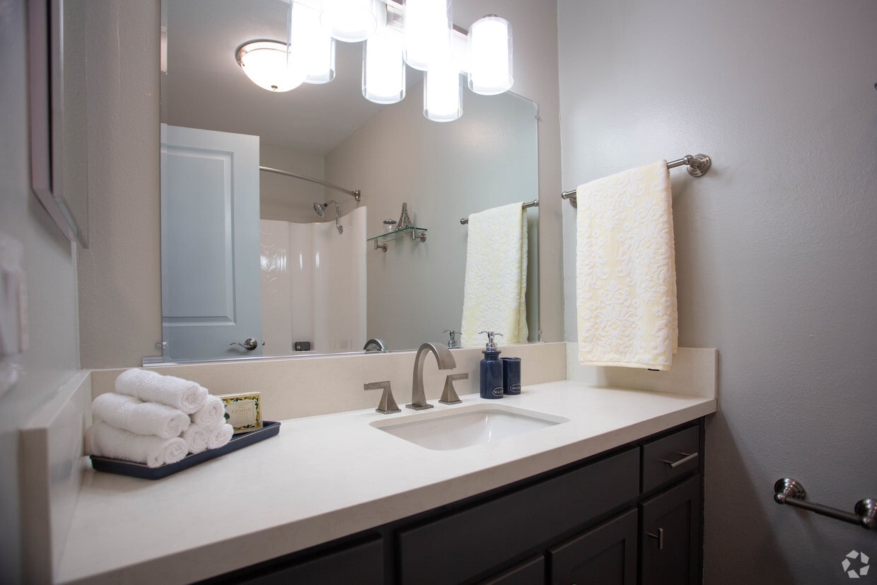St Charles Oaks Apartments