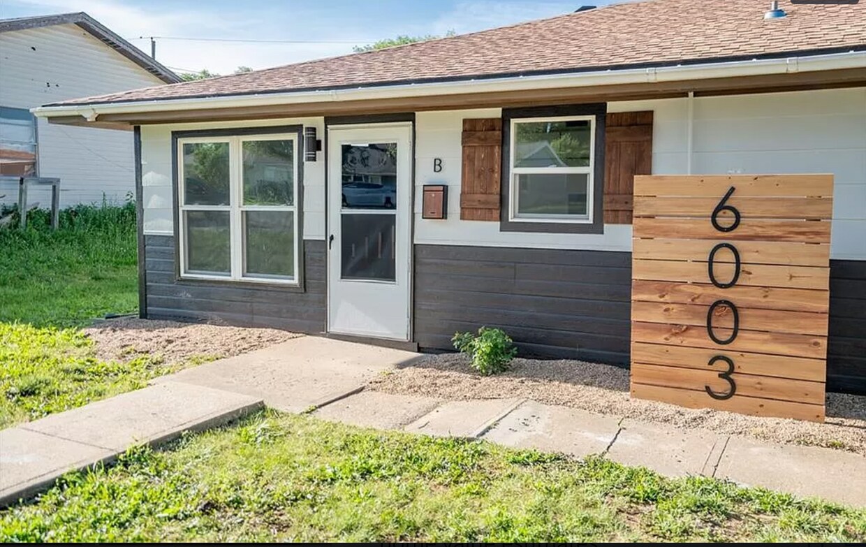 6003 E 152nd Ter, Grandview, MO 64030 - Townhome Rentals in Grandview MO | Apartments.com