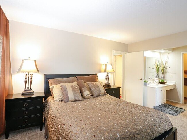 The Oaks at Prairie View Apartments - Kansas City, MO | Apartments.com