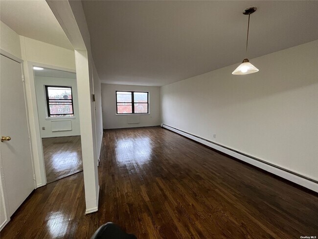 88-07 Pontiac St Unit 3 FLR, Queens, NY 11427 - Room for Rent in Queens ...