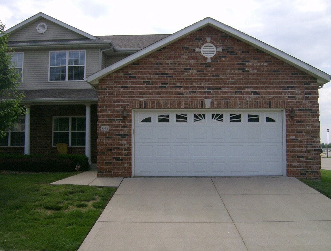 742 Erika St, O'Fallon, IL 62269 - House Rental in O'Fallon, IL ...