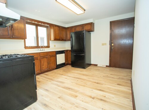 127 School St Unit Lower, Buffalo, NY 14217 | Apartments.com