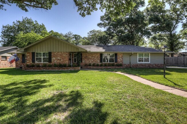 1418 Shadow Bend Dr, Houston, TX 77043 | Apartments.com