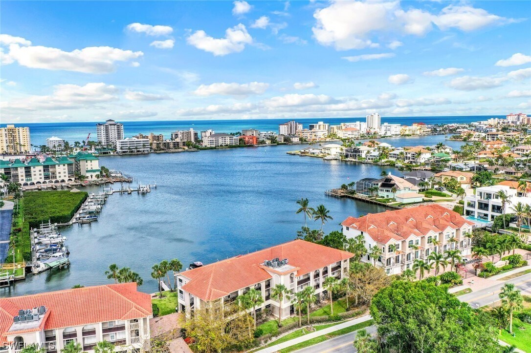 9103 Vanderbilt Dr Unit 2-208, Naples, FL 34108 - Condo for Rent in ...