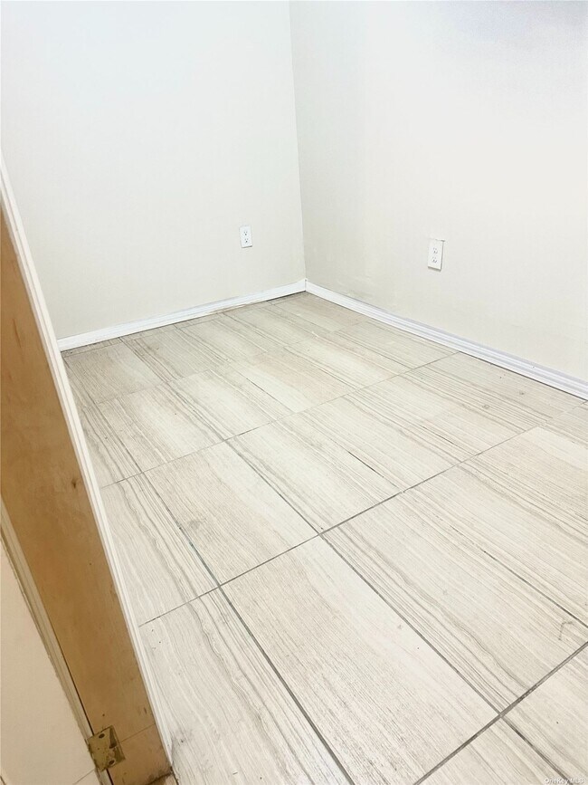 161 Beach 60th St, Queens, NY 11692 - House Rental in Queens, NY ...