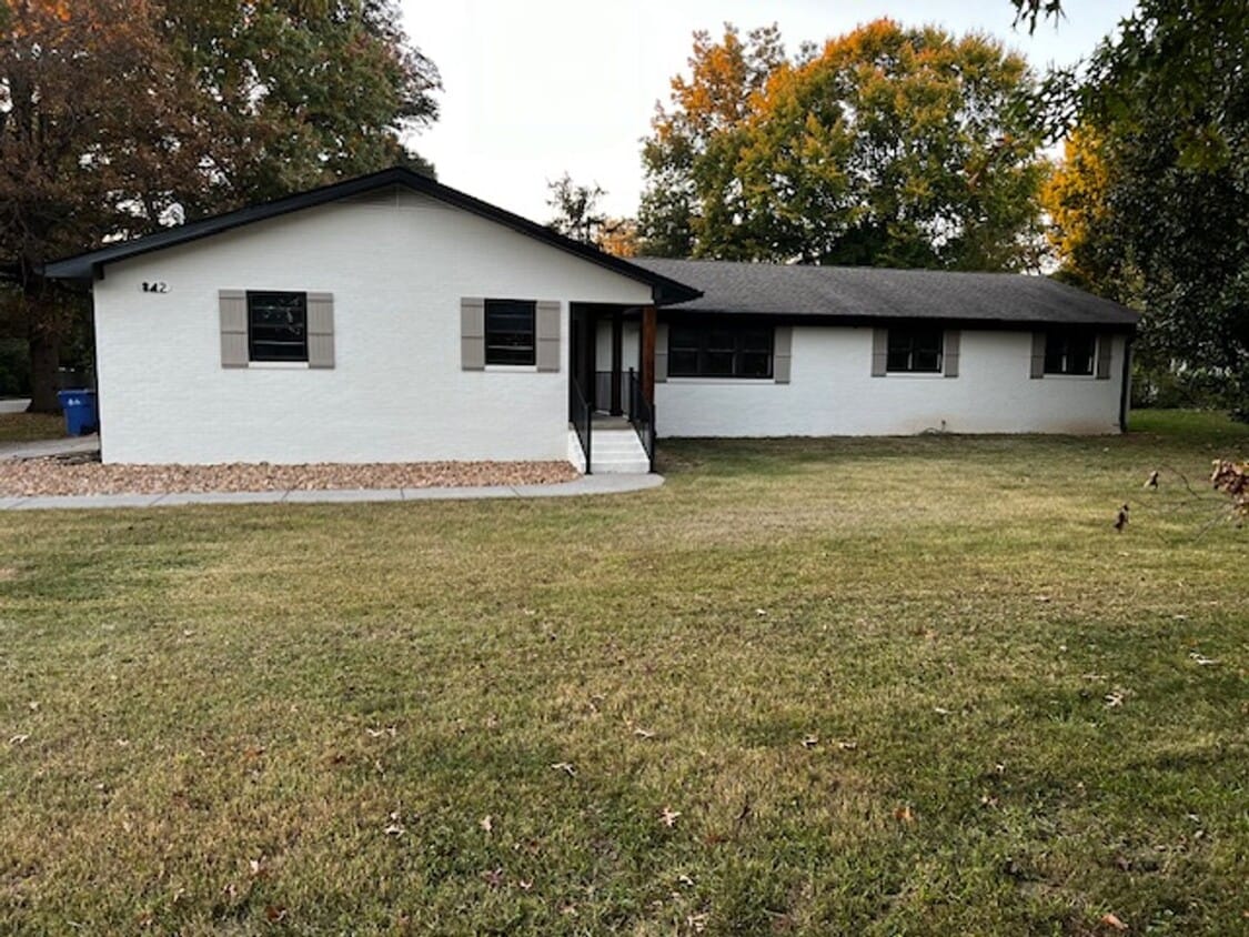 842 W Hunt Rd, Alcoa, TN 37701 - House Rental in Alcoa, TN | Apartments.com