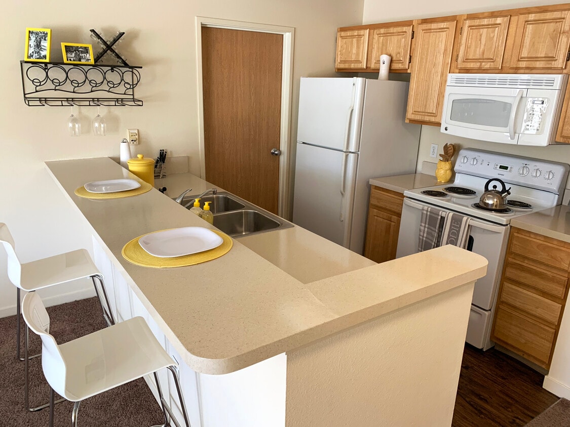 Arboretum Apartments - 1010 Arboretum Cir Kalamazoo, MI 49006 ...