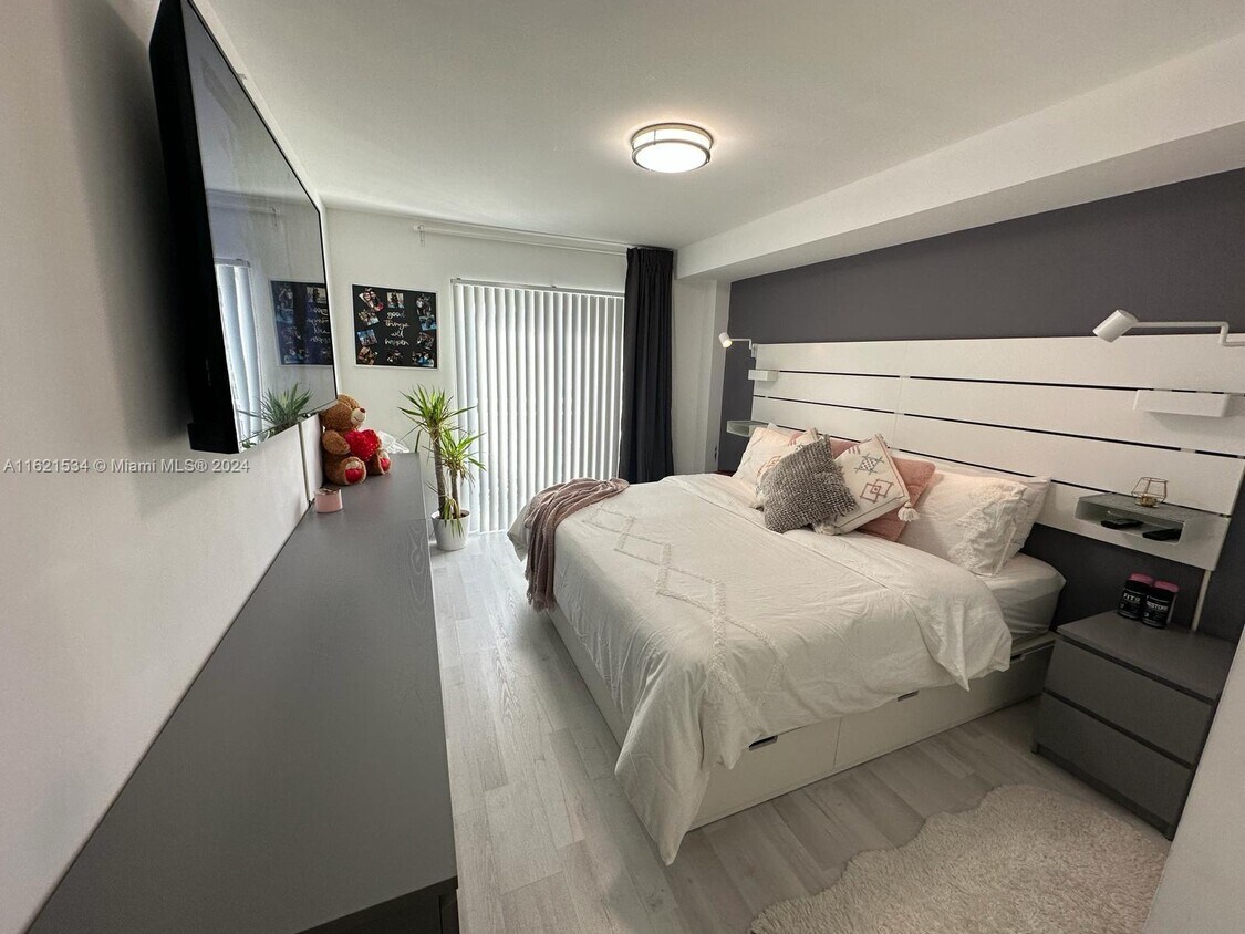 1029 NW 3rd St Unit 304, Miami, FL 33128 - Room for Rent in Miami, FL | Apartments.com