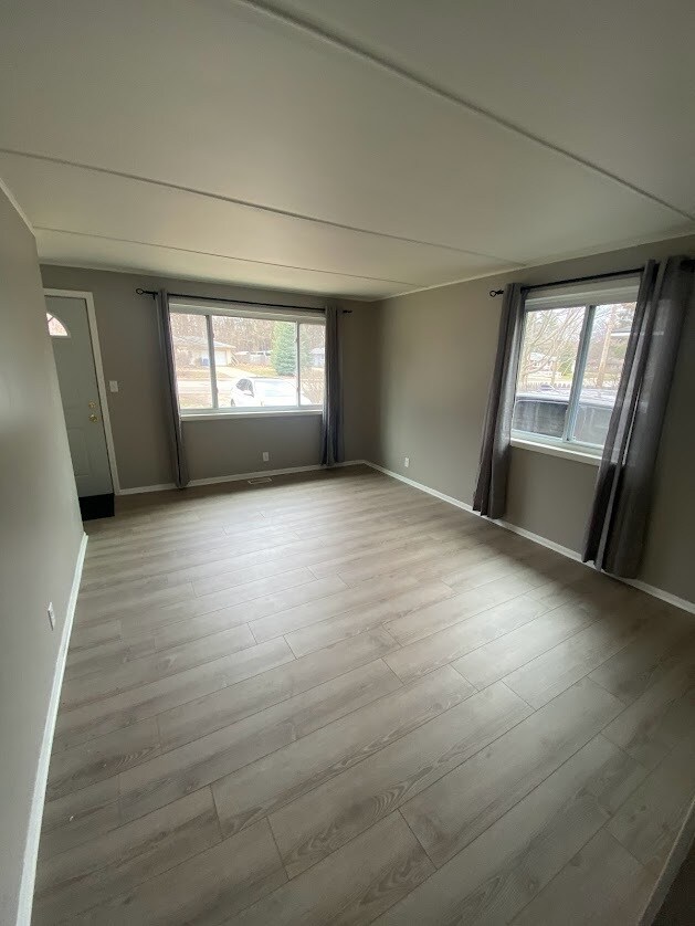 15893 Mercury Dr Unit 15893 Mercury Drive, Grand Haven, MI 49417 ...