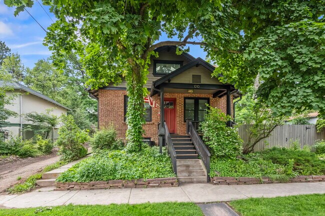 University Terrace Apartments for Rent with High Ceilings - Boulder, CO ...