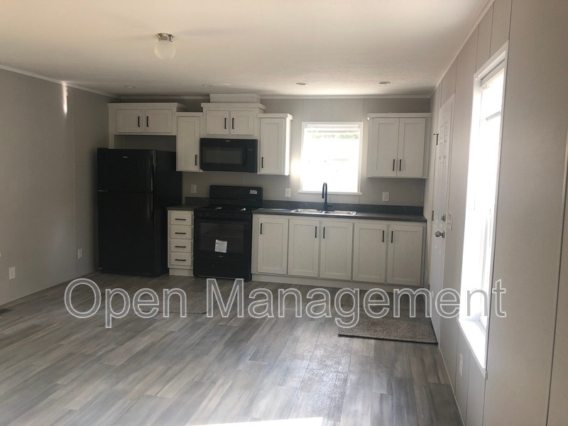 301 Mantle Ave, Jackson, MI 49202 - House Rental in Jackson, MI ...