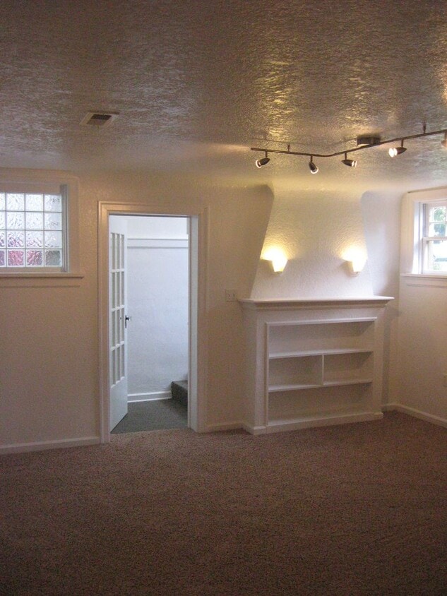 109 Yellowstone Ave Unit 107 Yellowstone, Billings, MT 59101 - Room for ...