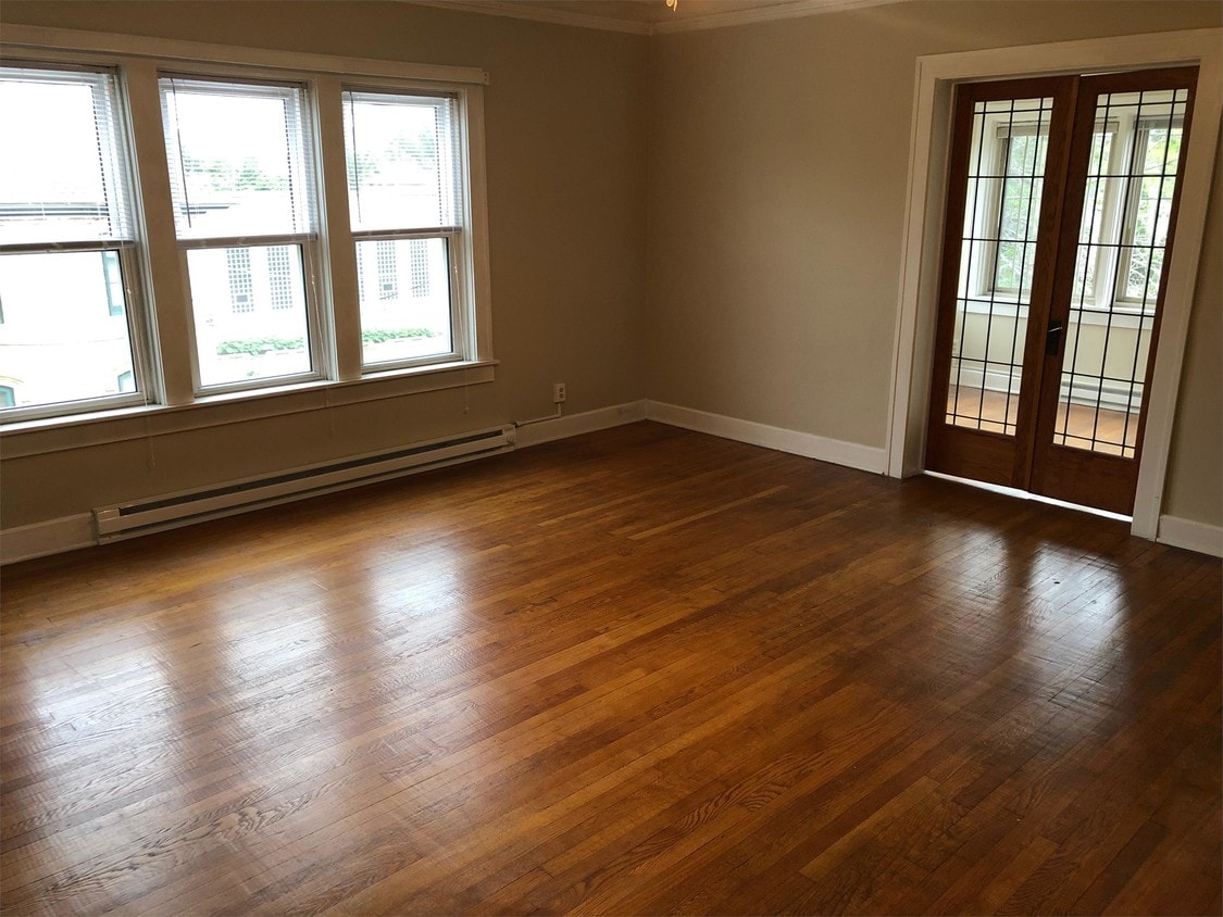 926 Main St Unit 6, Racine, WI 53403 - Room for Rent in Racine, WI ...