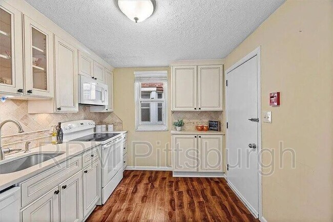 5523 Ellsworth Ave Unit APT 10A, Pittsburgh, PA 15232 - Condo for Rent ...