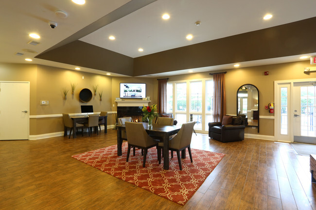 Farmington Lakes Apartments Apartments - Oswego, IL | Apartments.com Farmington Lakes Apartments Apartments - Oswego, IL | Apartments.com