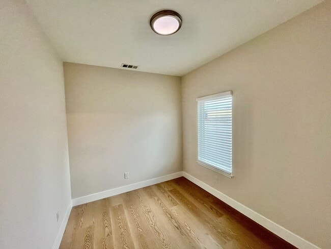 1555 Innes Ave Unit 1555, San Francisco, CA 94124 - Room for Rent in ...