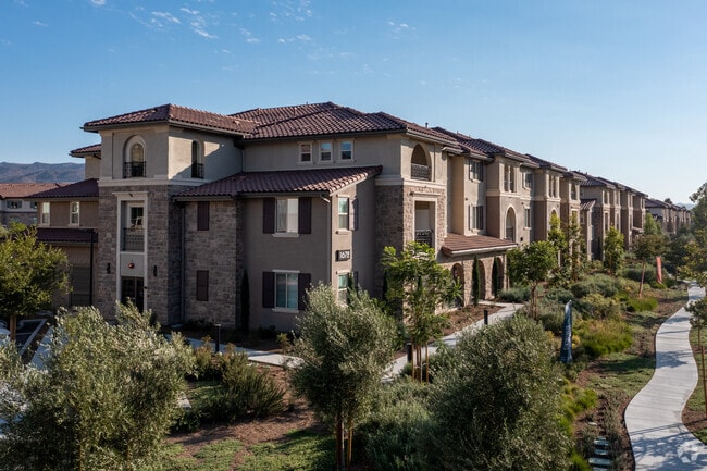 Apartments for Rent under $2,000 in Simi Valley CA